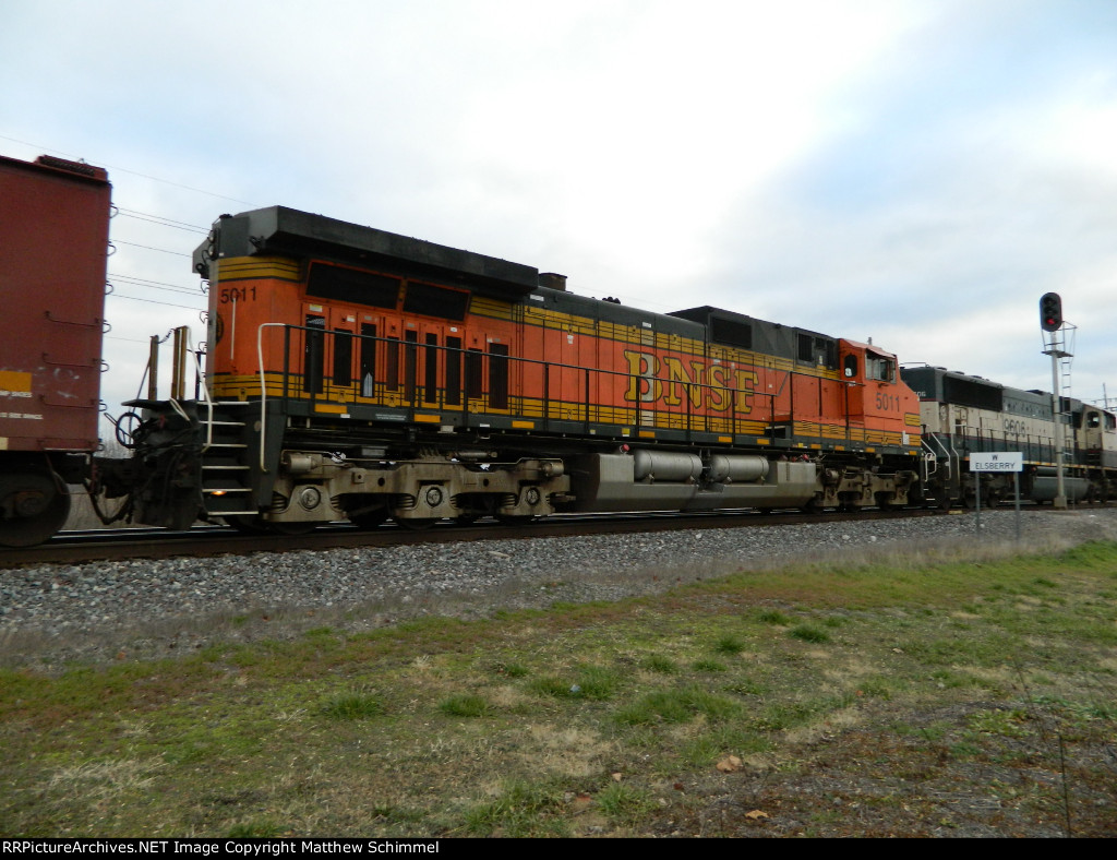 BNSF 5011